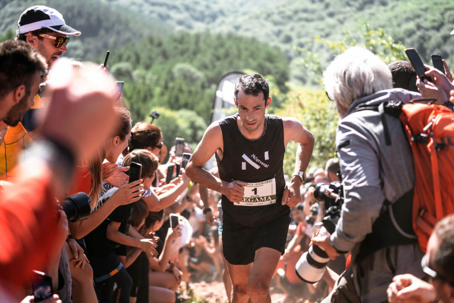 Zegama-Aizkorri 2025 : l’épreuve mythique du trail alpin met le feu au ...